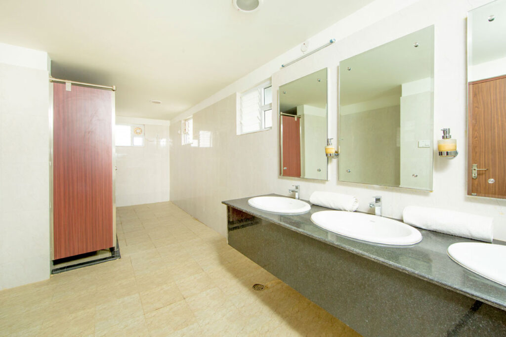 About BIYC – Bellur Iyengar Yoga Center