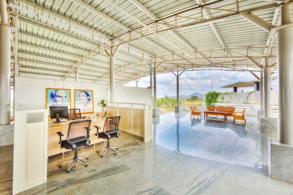 About BIYC – Bellur Iyengar Yoga Center